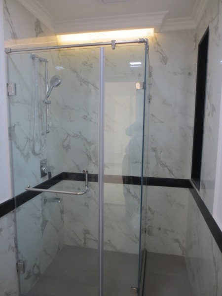 Shower cubicle 90 Degree Corner type - Crystal-India
